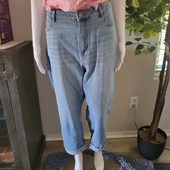 LOFT | Jeans | Loft Girlfriend Mid Rise Jeans | Poshmark